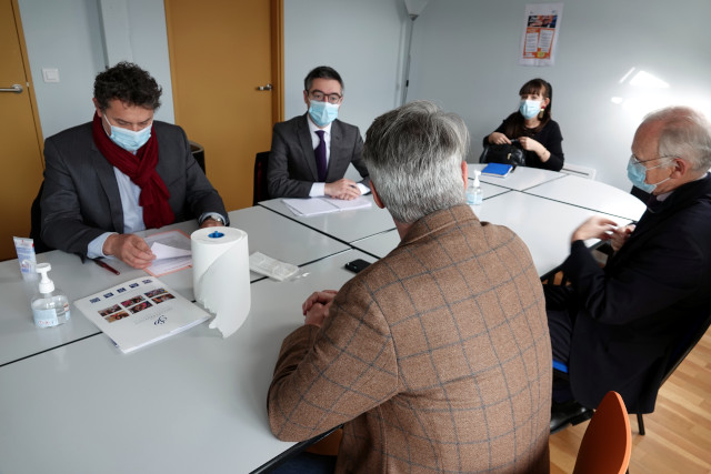 Le Maire du 18ème visite le CHS/ESI Georgette Agutte - Société ...